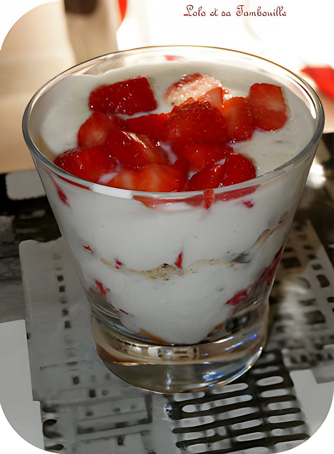 Recette de Verrines de fraises et fromage blanc vanillé