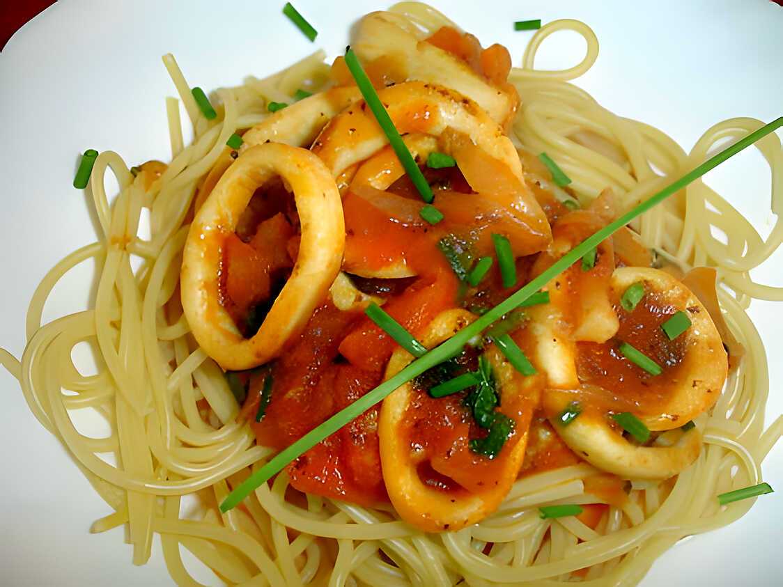 Recette de Calamars aux tomates et Spaghettis