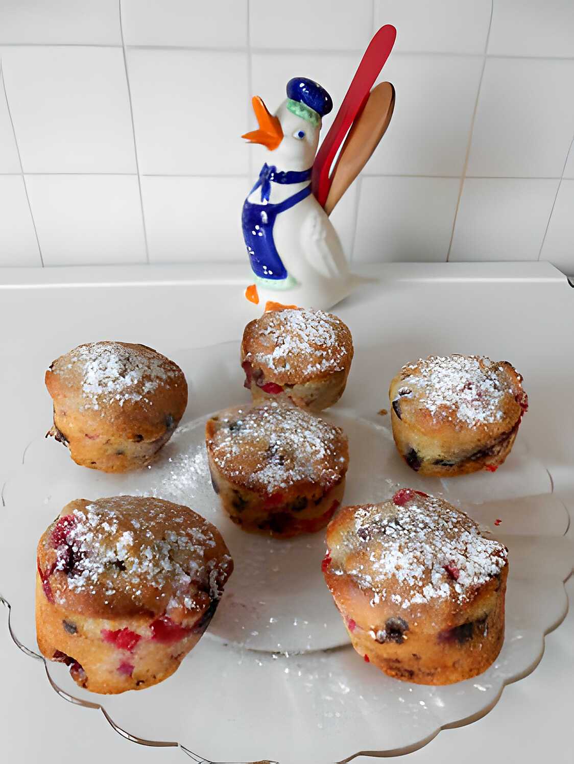 Recette de Muffins aux fruits rouges et pépites de chocolat.