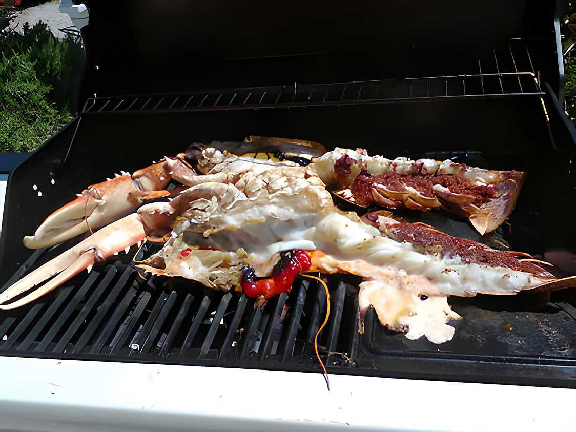 Recette de Homard grillé au barbecue et sa petite sauce