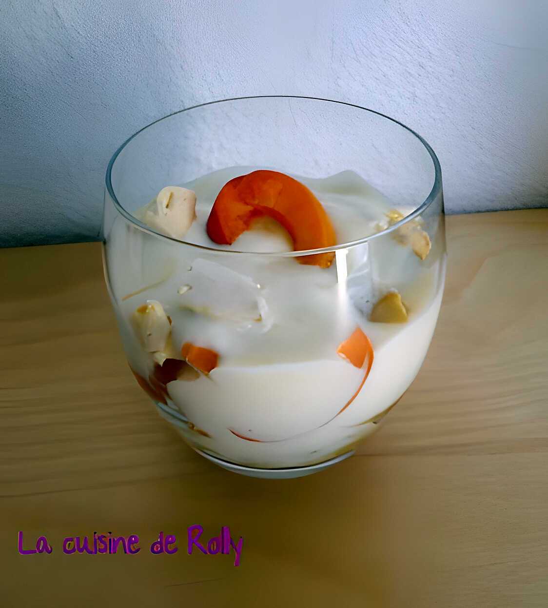 Recette de Verrine légère abricot, nougat, fromage blanc et cruesli