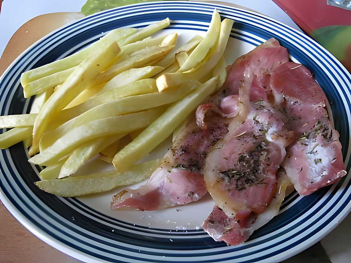 Recette de Bacon aux herbes et frites maison