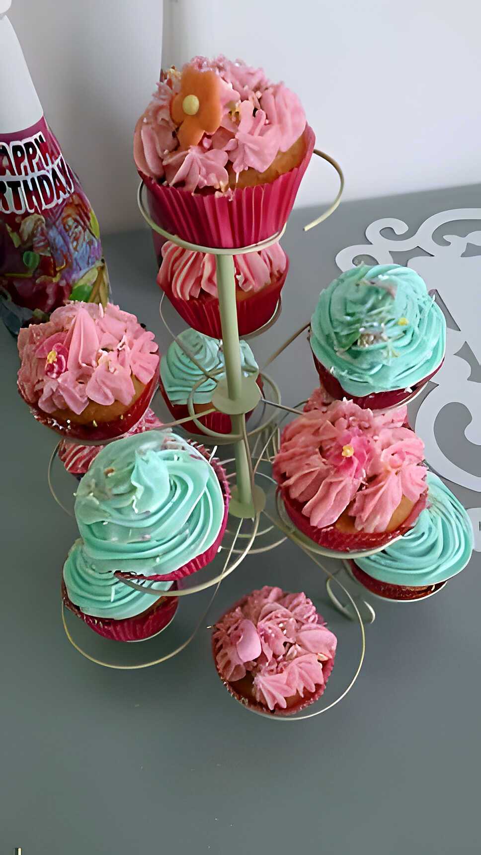 Recette de Cupcake creme au beurre vanille / fraise