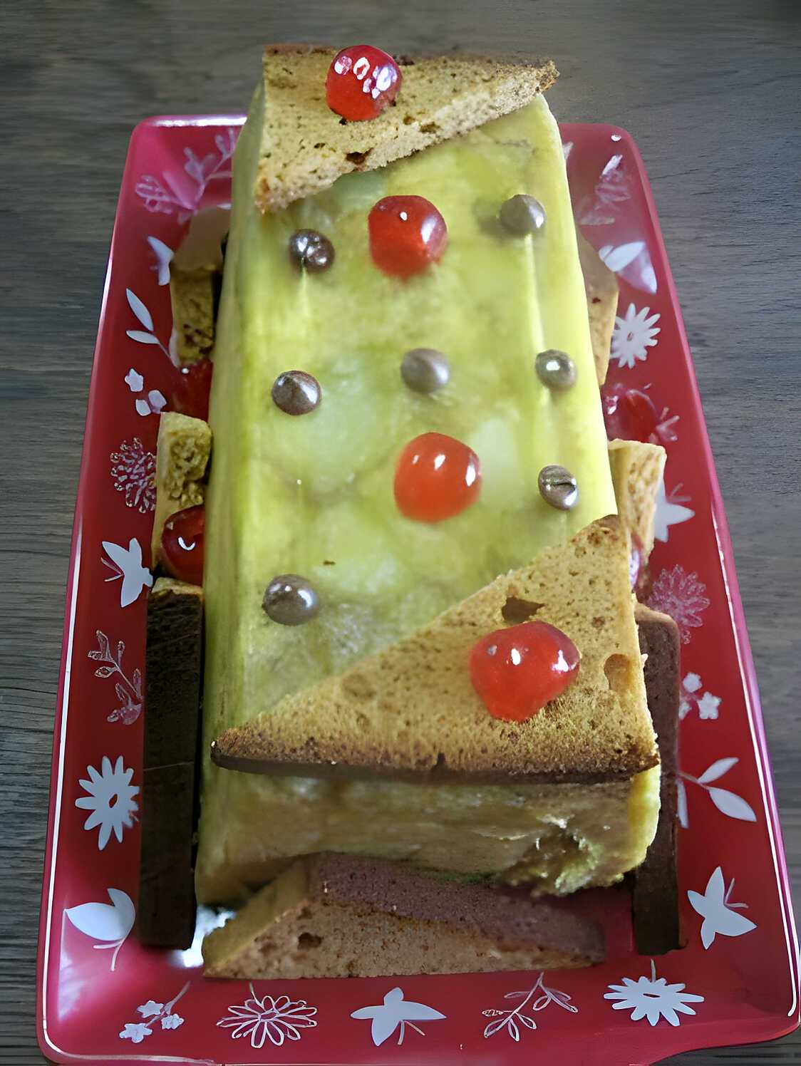 Recette de Cake aux pommes et pain d'épices au micro-ondes.