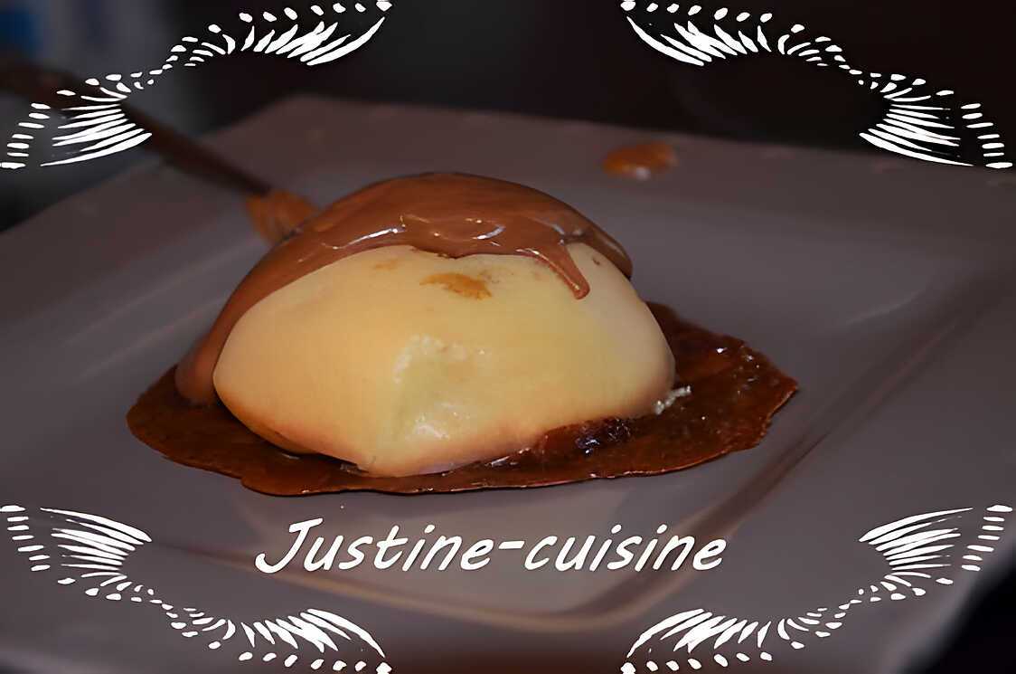 Recette de Dôme aux pommes sur sa tuile de carambar et sauce aux carambars