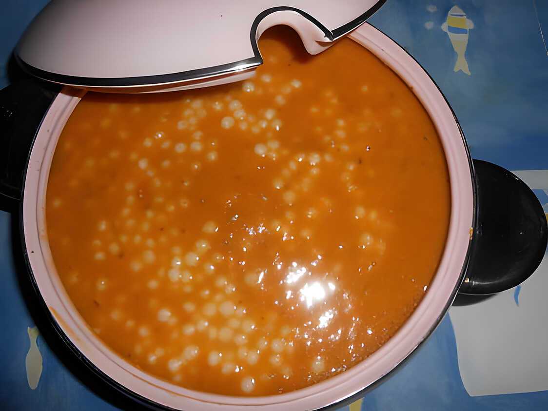 Recette de Potage de légumes aux petites pates rondes