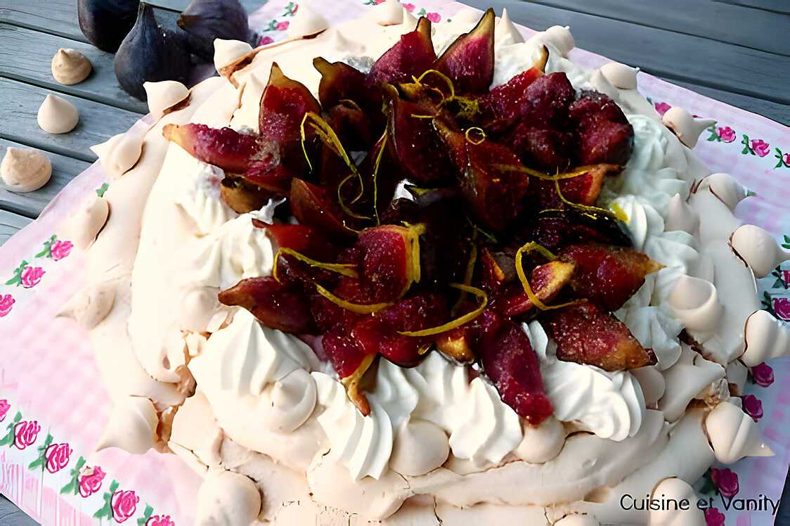 Recette de Pavlova pointue aux figues rôties
