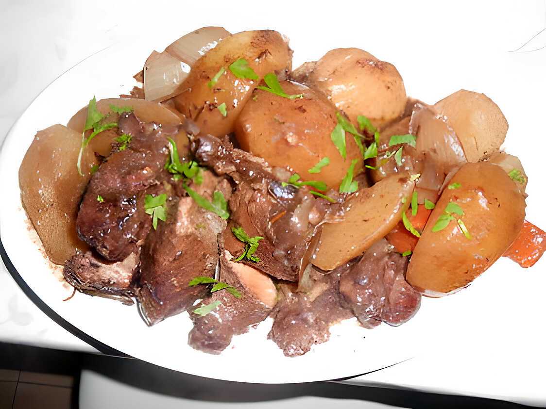 Recette de CIVET DE SANGLIER A LA MYRTHE