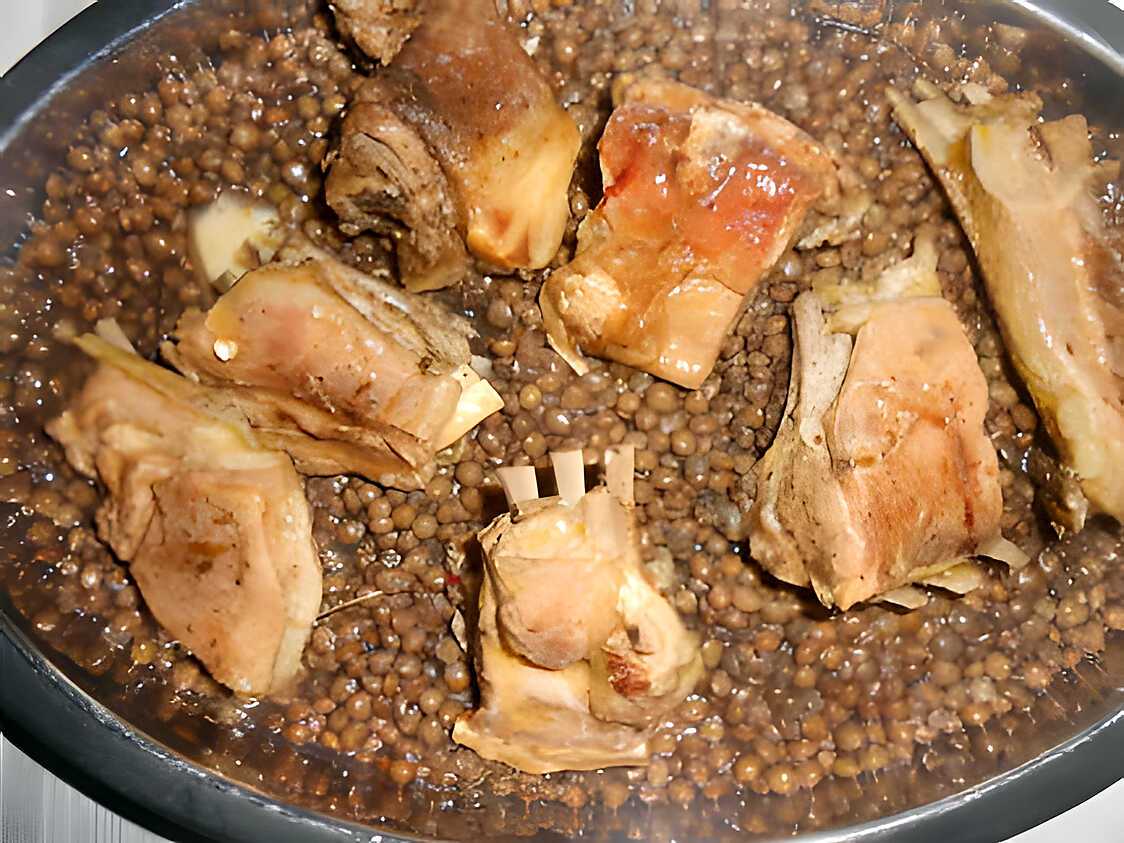 Recette de PETITES COTES DE CABRI BRAISEES AUX LENTILLES