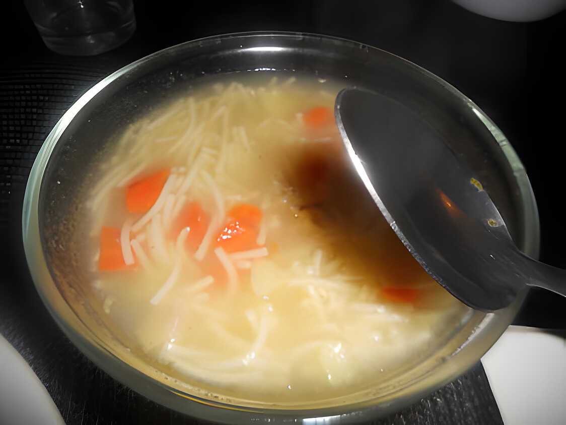 Recette de Soupe aux vermicelles poulet au pot