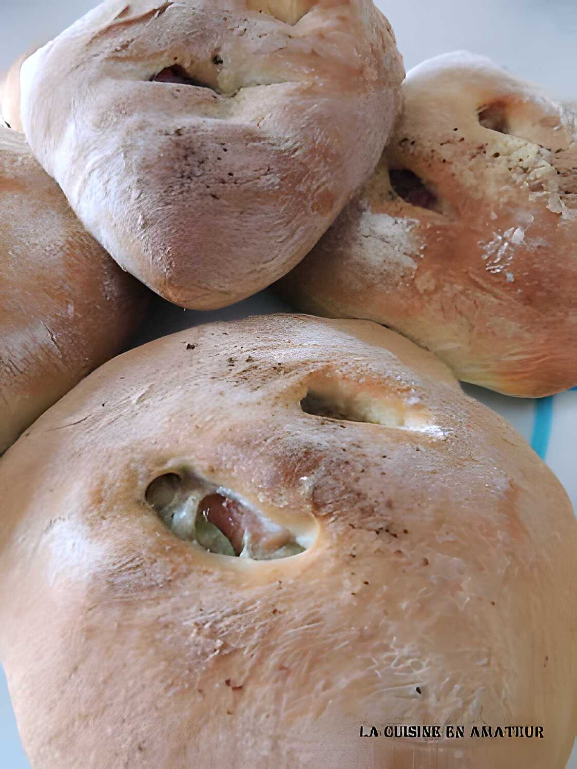 Recette de Fougasse individuelle olives et jambon de Pays