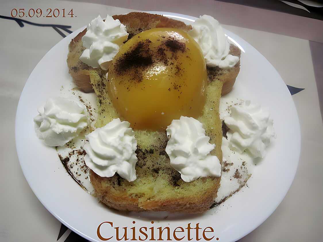 Recette de Dessert royal à la crème Chantilly.