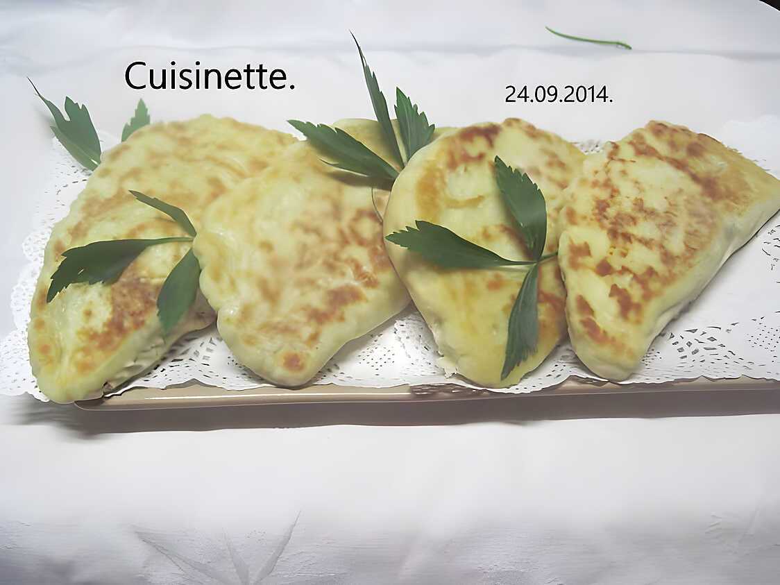 Recette de Chees naan garnis de viande/ basilic. par cuisinette