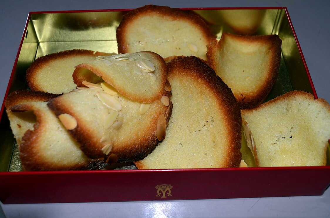 Recette de TUILES AUX AMANDES par Les petits plats du Prince