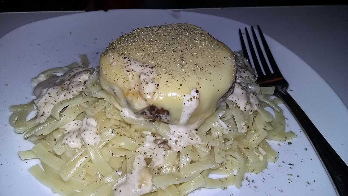 Recette de Fricadelles en sauce au fromages