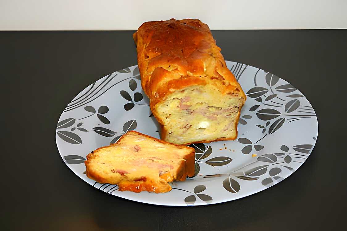 Recette de Cake au chevre, jambon et curry