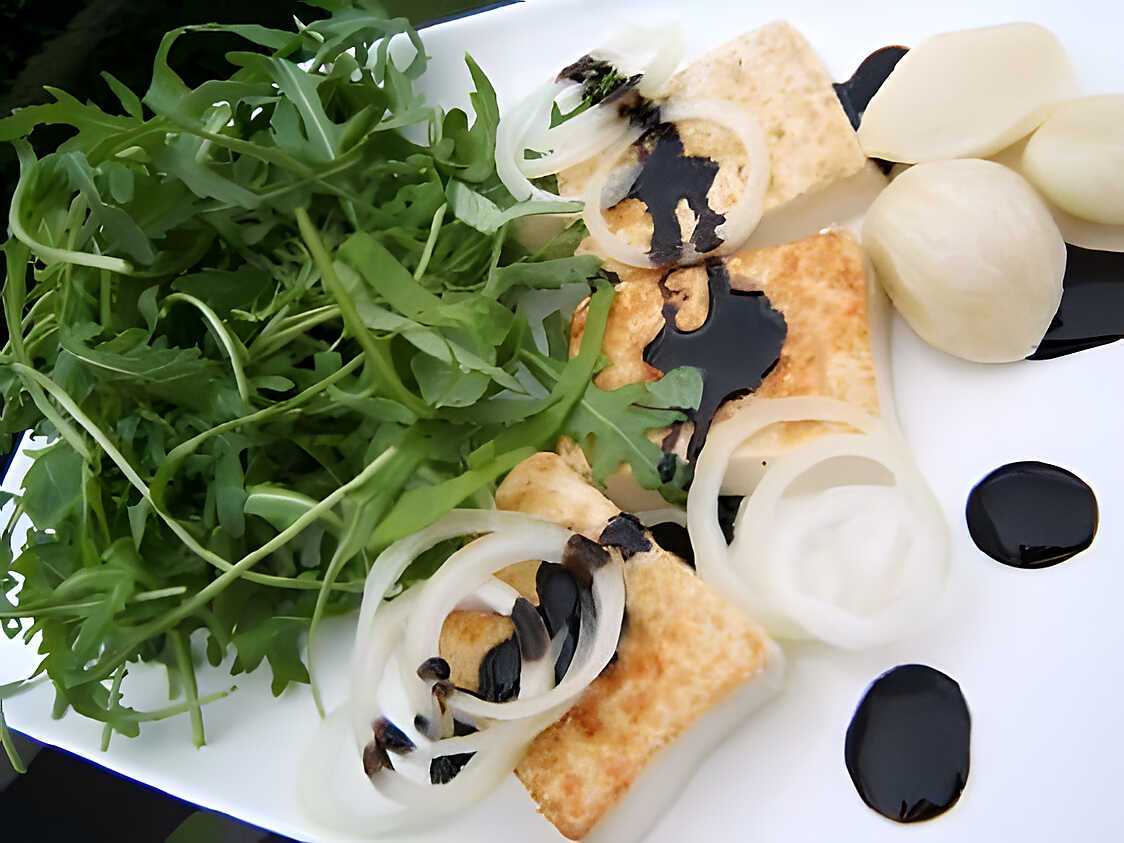 Recette de Roquette au tofu , ail et sirop balsamique