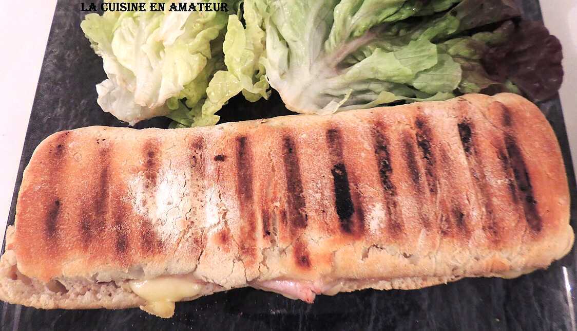 Recette de Panini jambon, tomates et fromages