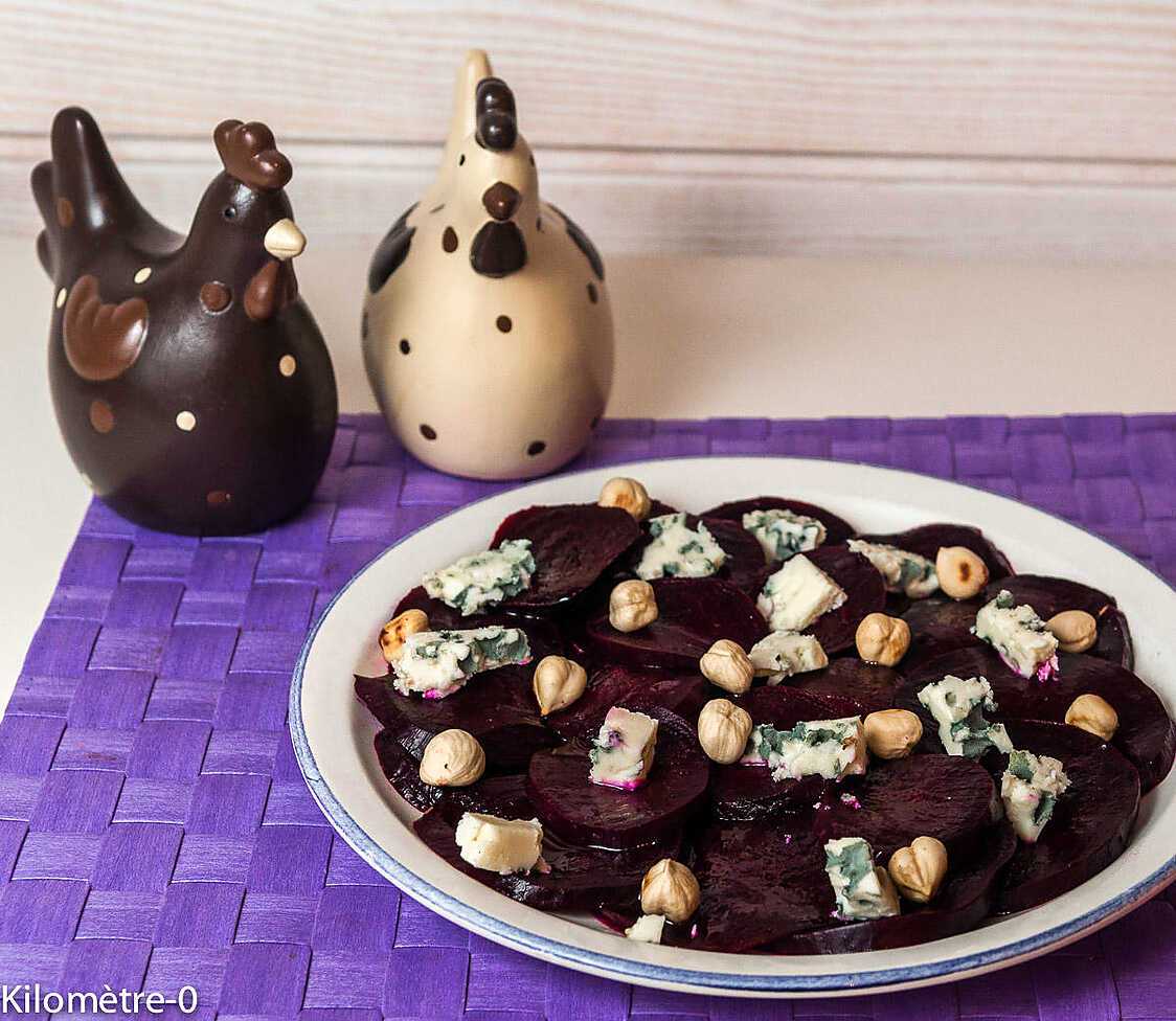 Recette de Salade de betteraves au roquefort et aux noisettes