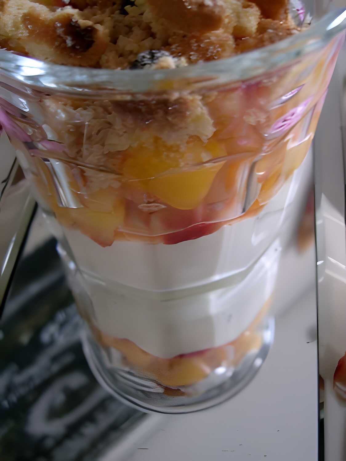 Recette de Petite verrine mascarpone/nectarine façon crumble