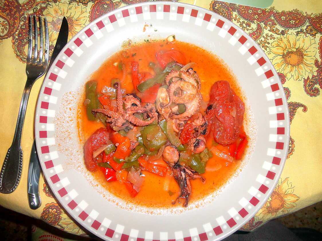 Recette de POULPES AUX POIVRONS rouges et verts