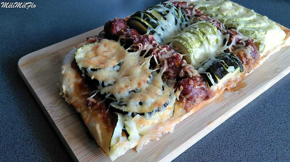 Recette de Tarte courgettes et merguez sur lit de caviar de tomates séchées