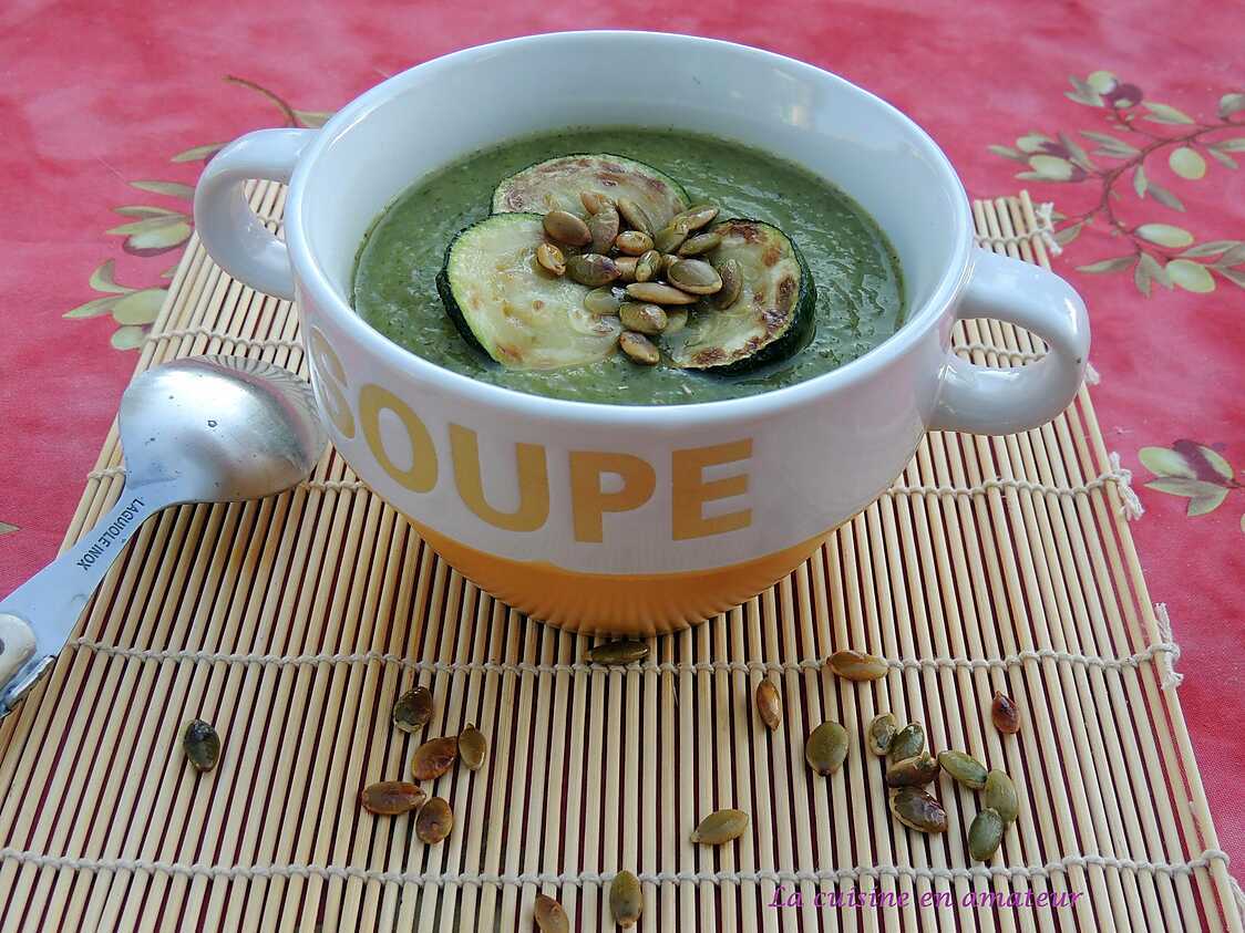 Recette de Velouté de courgettes et graines de courge