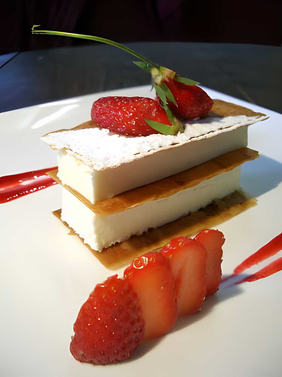 Recette de Croustillant mousse chocolat blanc, gariguettes et coulis de ...