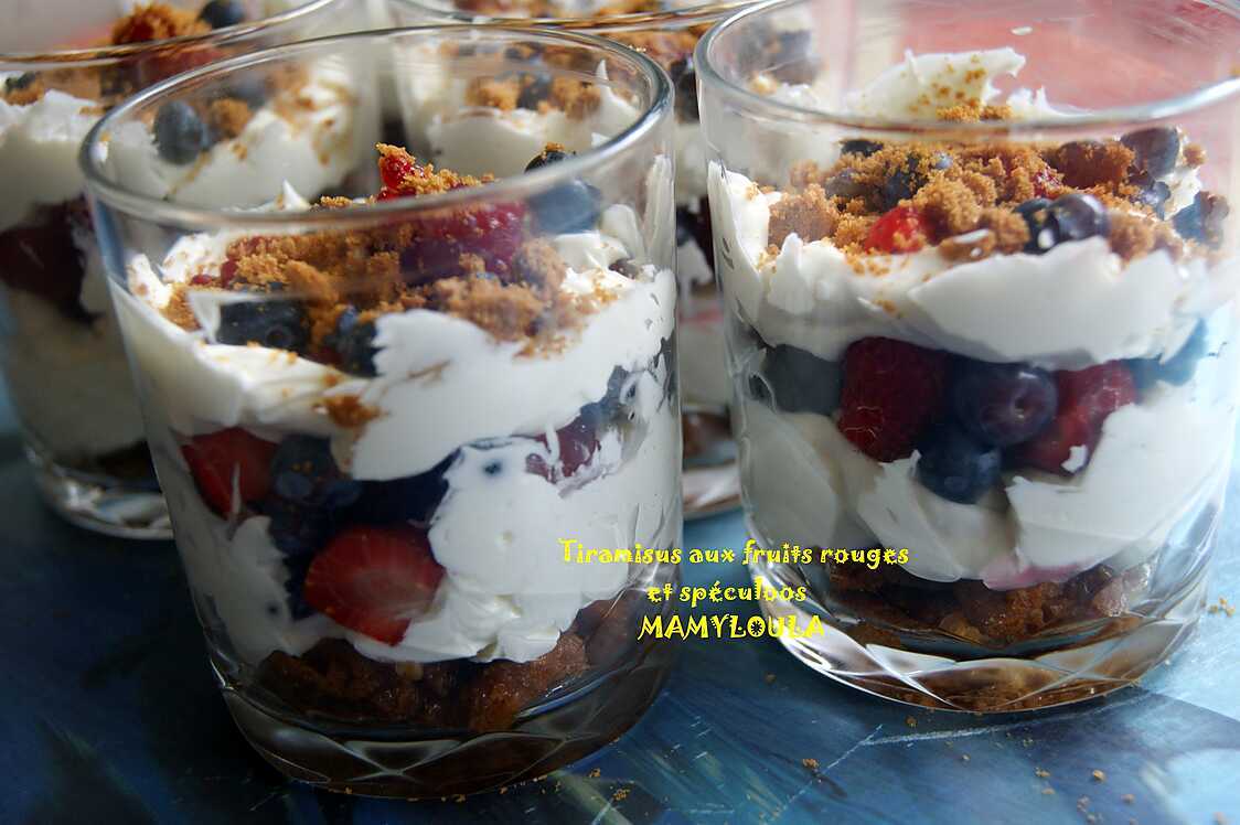 Recette de Tiramisu aux fruits rouges et spéculoos