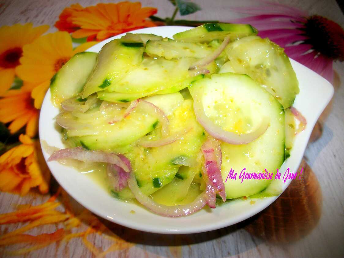 Recette de SALADE PIQUANTE CONCOMBRE VINAIGRETTE AU JUS DE TANGOR du ...