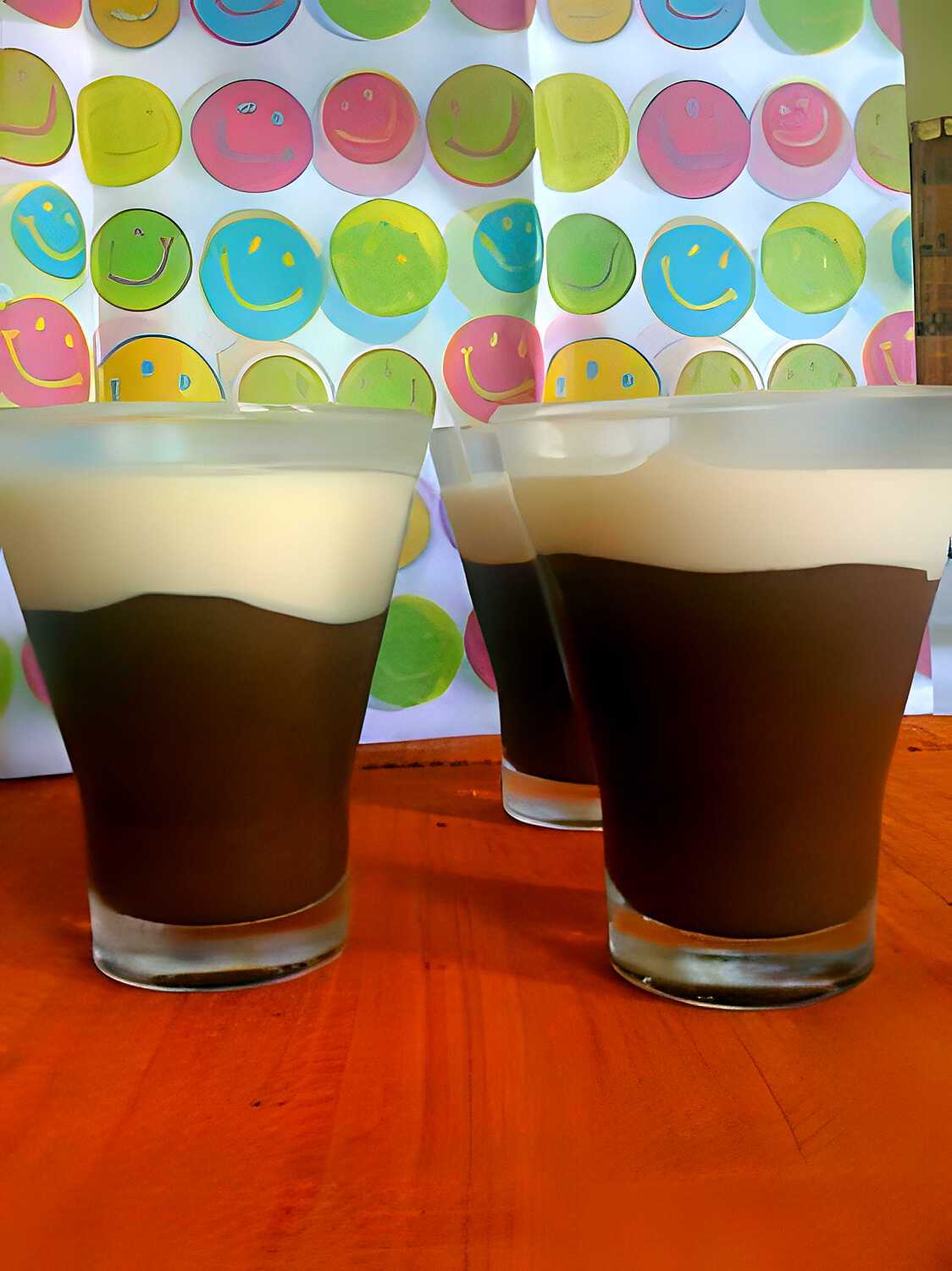 Recette de VERRINES DE DEUX MOUSSES AU CHOCOLAT