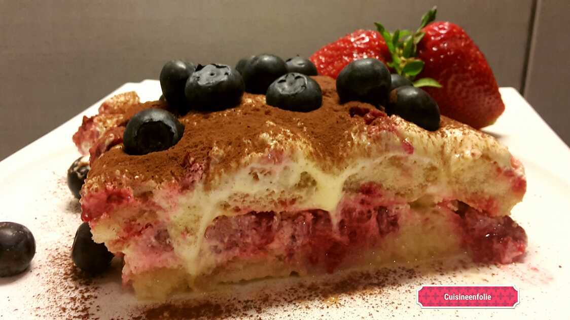 Recette de Tiramisu aérien aux framboises , fruits rouges et vanille