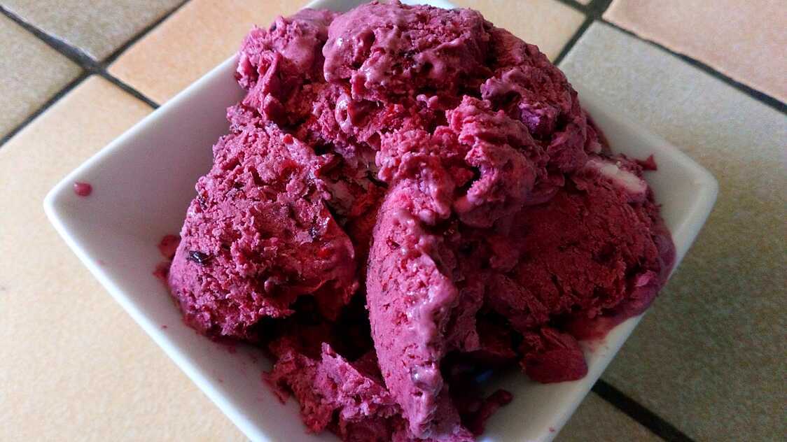 Recette de Creme glacee a la mure sans sorbetiere