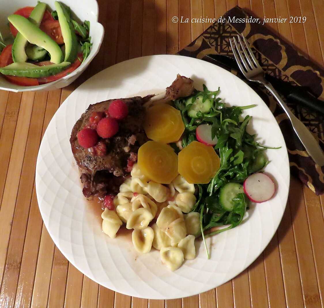 Recette de Cuisses de canard confites, sauce aux framboises