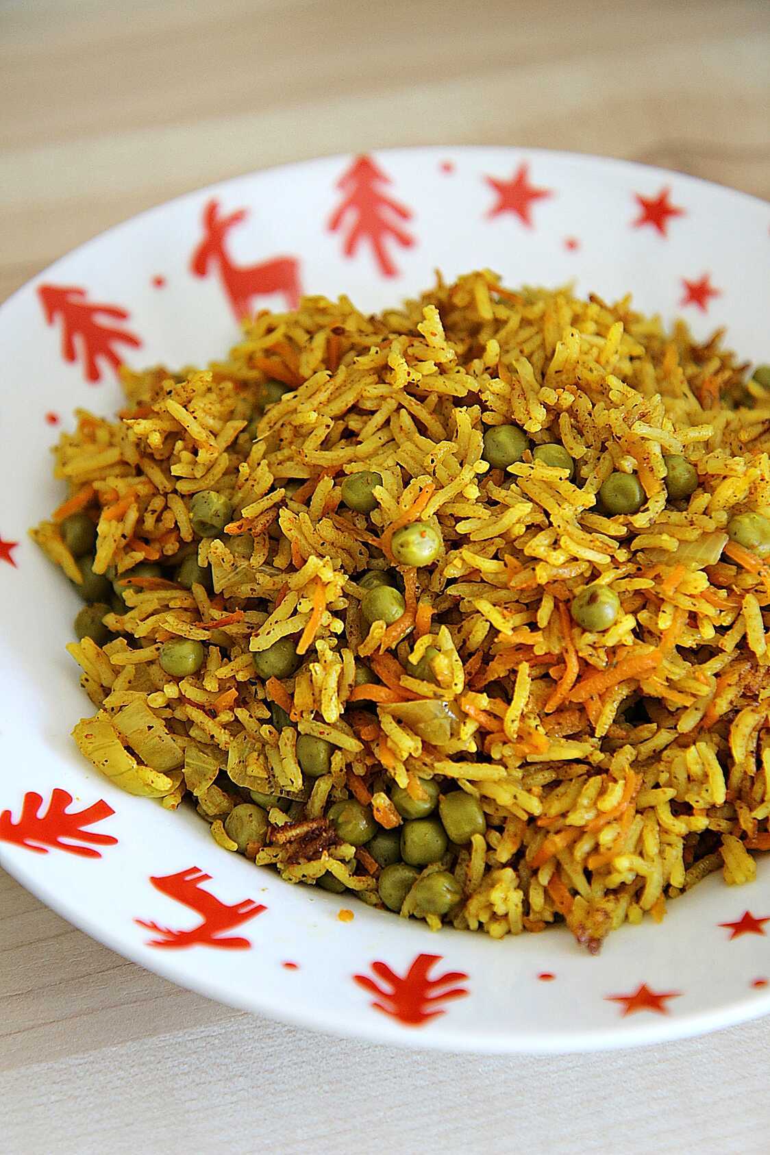 Recette de Riz au Curry ( carottes et petits pois ) par Ladyhel