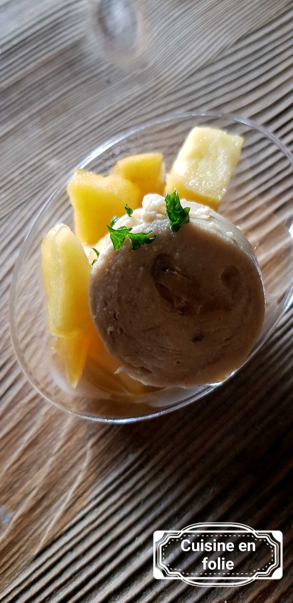Recette de Boudin blanc au cèpes sur compote de pomme flambée au calvados