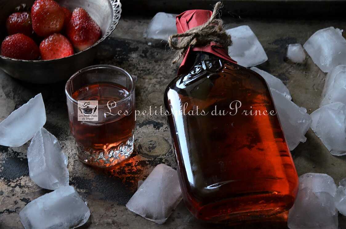 Recette de Liqueur de vodka fraise avec des fruits frais