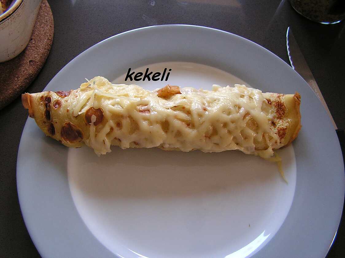 Recette de Crêpes fourrées à la raclette et à la saucisse