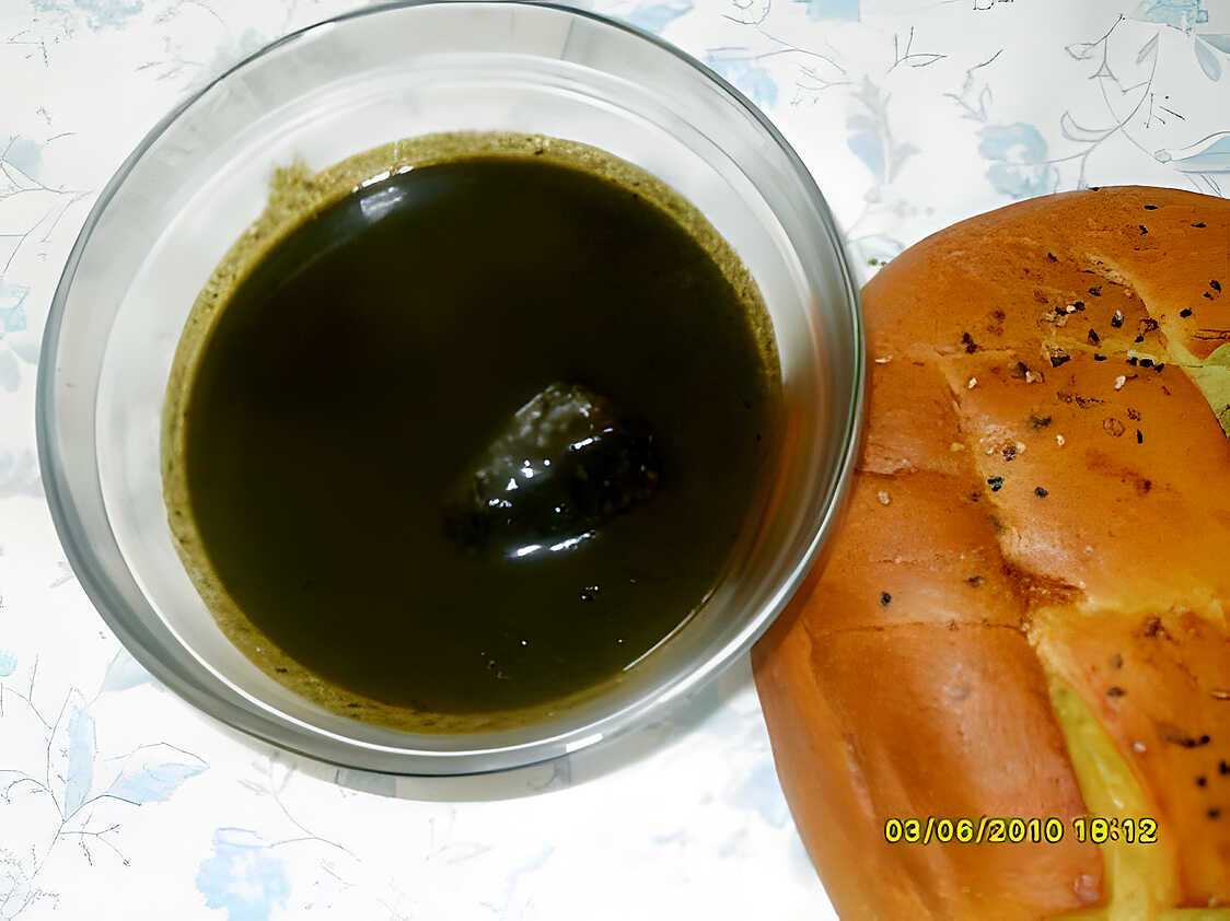 Recette de Moulokhia(une sause tunisienne elle se mange avec le pain)