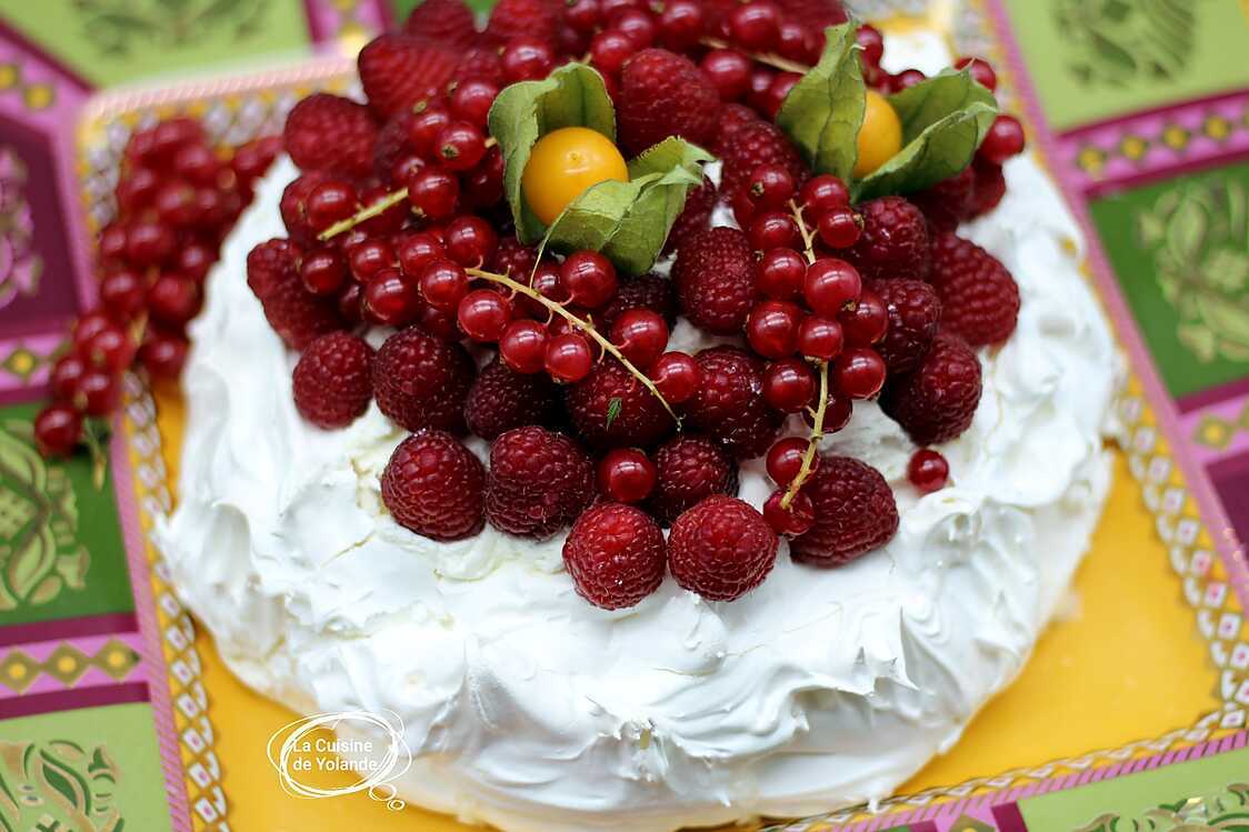 Recette de Pavlova aux fruits rouges par La cuisine de Yolande