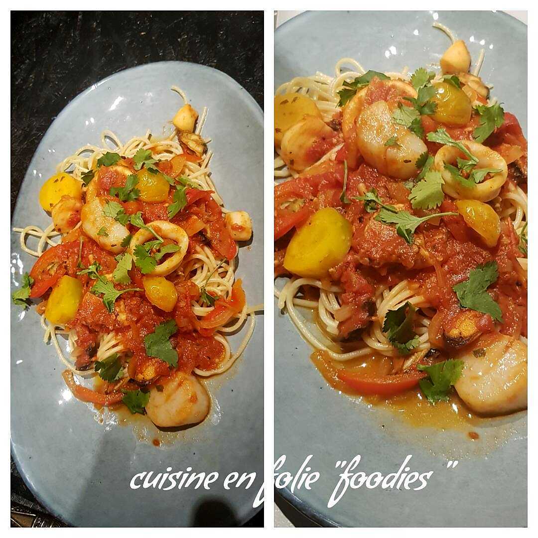 Recette de Pâtes aux fruits de mer sauce épicée aux poivrons