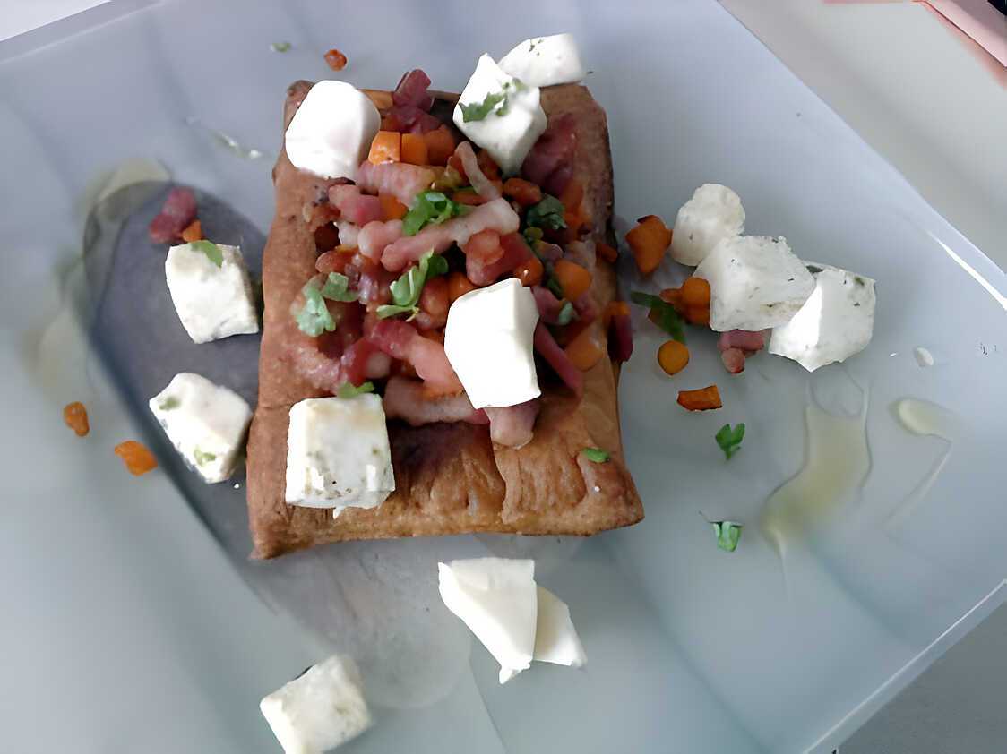 Recette de Feuilletée à la fondue de lardons et carottes avec salade de ...