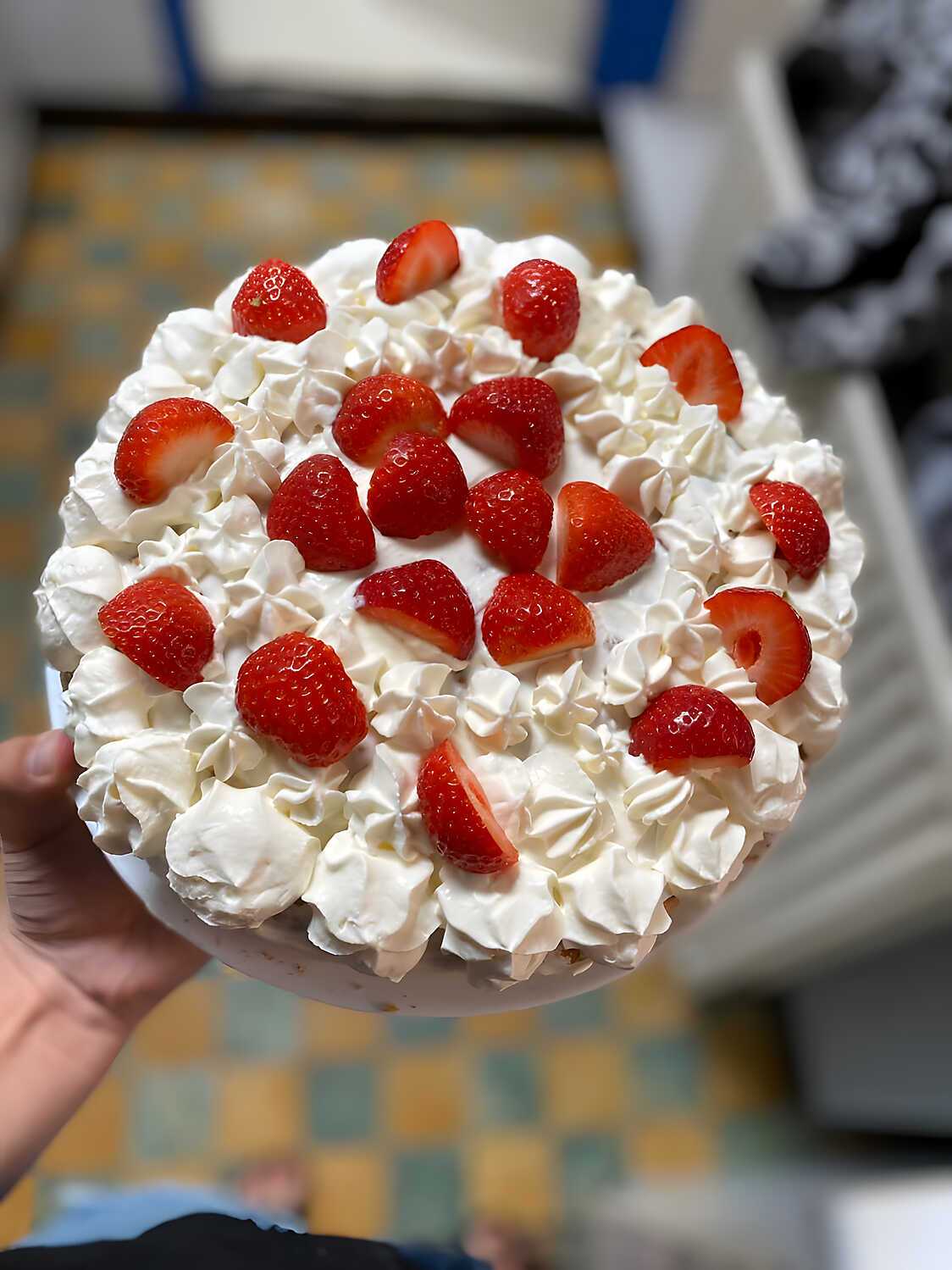 Recette de Génoise à la crème fraiche et aux fraises.