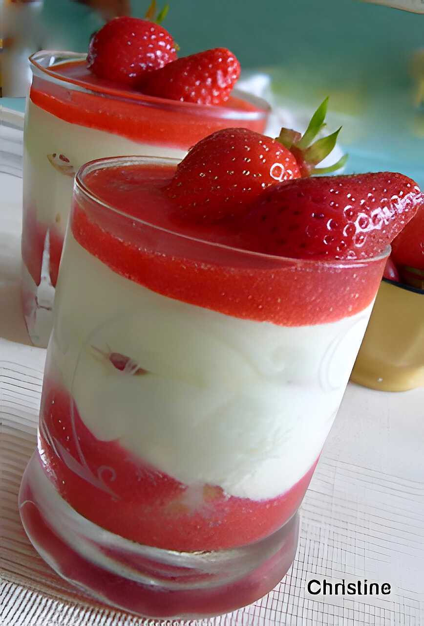 Recette de Verrines fraises-mascarpone, vite faites et délicieuses