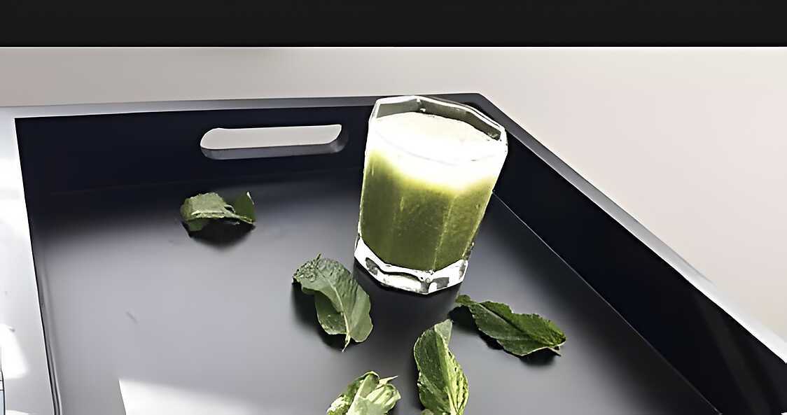 Recette de Jus de citron à la menthe et au miel