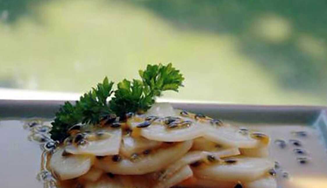 Recette de Radis noir mariné à la sauce aux fruits de la passion