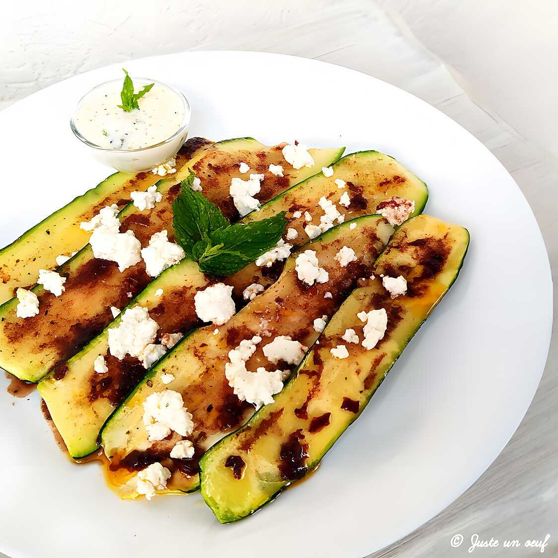 Recette de Courgettes grillées sauce au yaourt