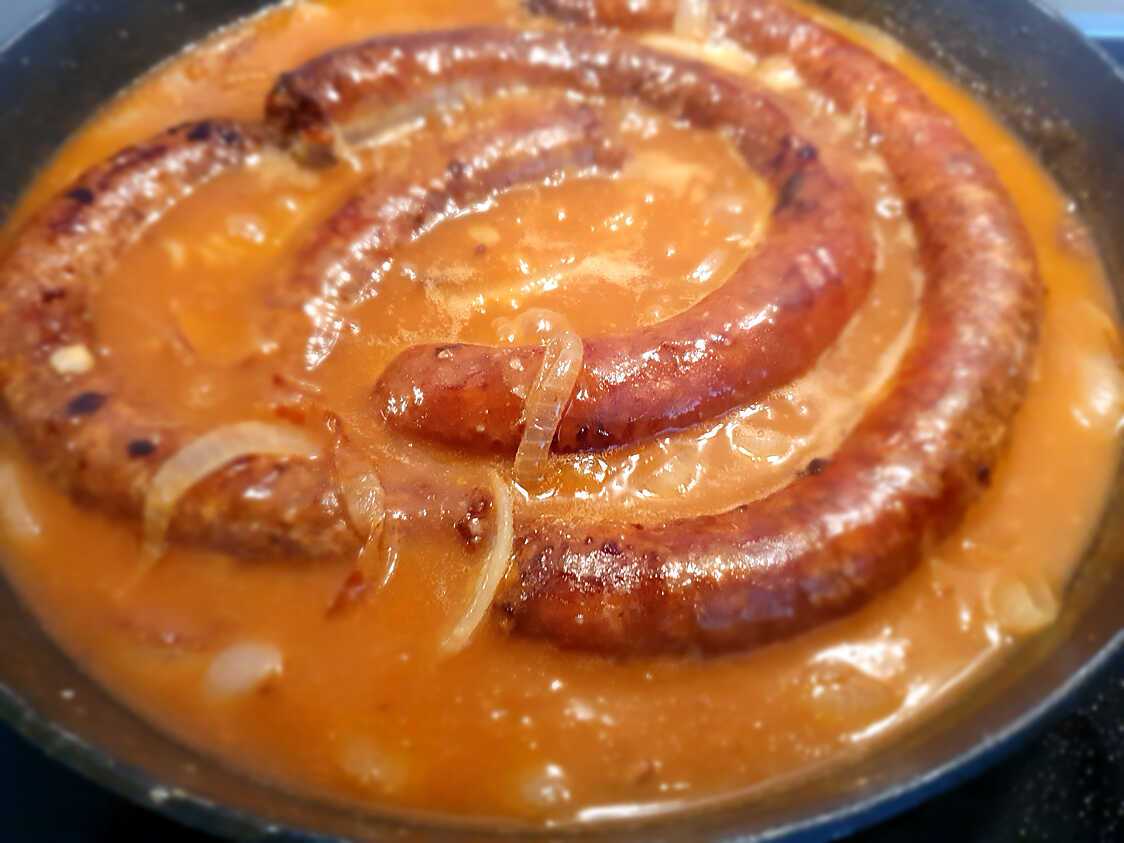 Recette de Saucisse à Rôtir sauce à l'oignon