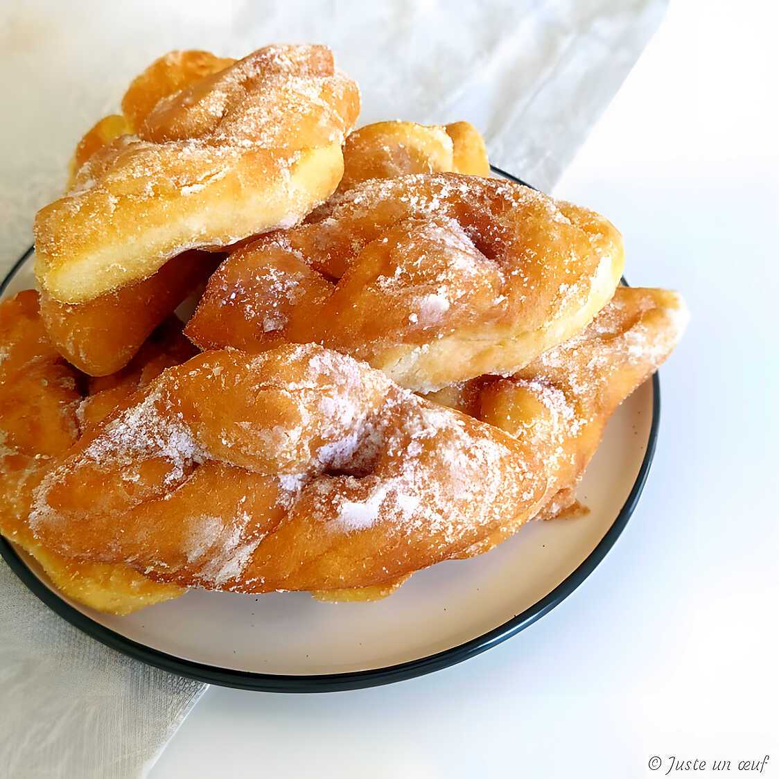 Recette de Bugnes lyonnaises par Juste un oeuf