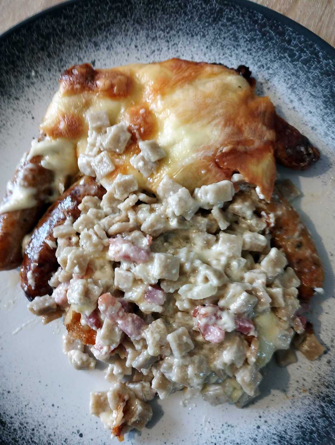 Recette de Gratin de crozet a la tomme se savoie et saucisses au cookéo